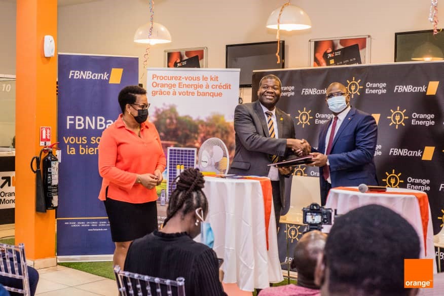 FirstBank annonce son partenariat avec Orange RDC et lance le crédit ...